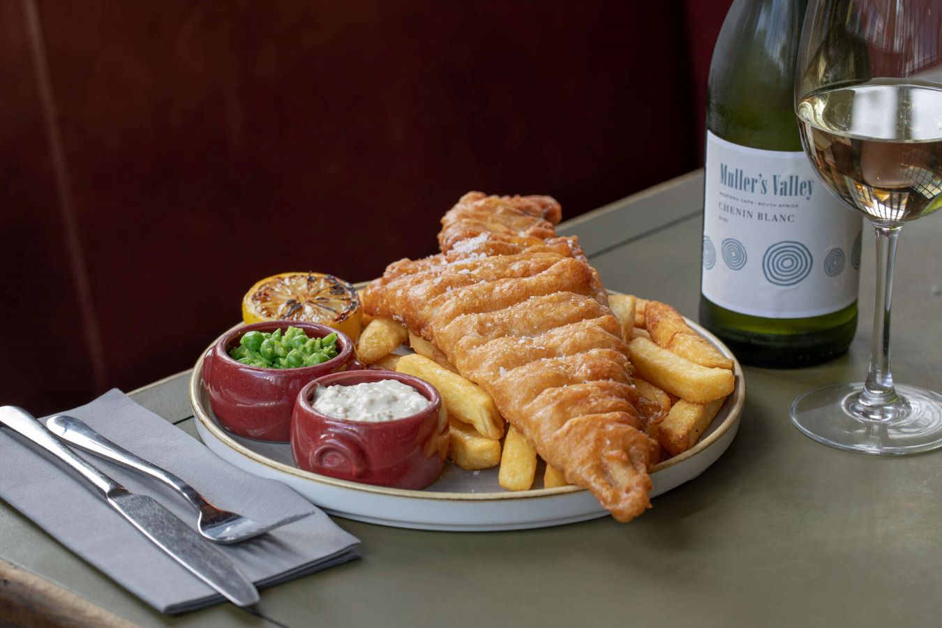 The Bell Fetcham | Serving hearty British food and a wide variety of drinks